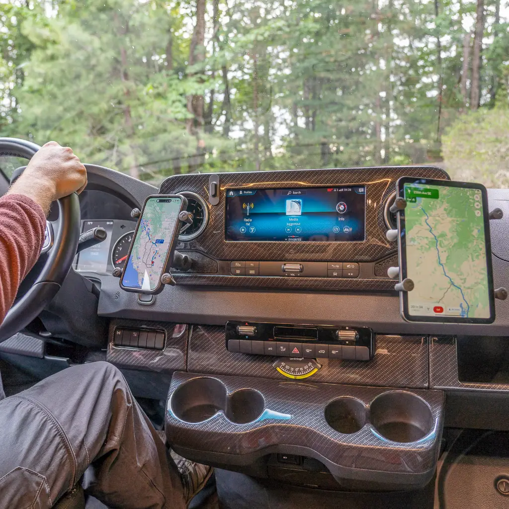 ODB - 1" RAM Ball Mount Dash Cubby Adapter | 19+ Sprinter / 2020+ Revel ...